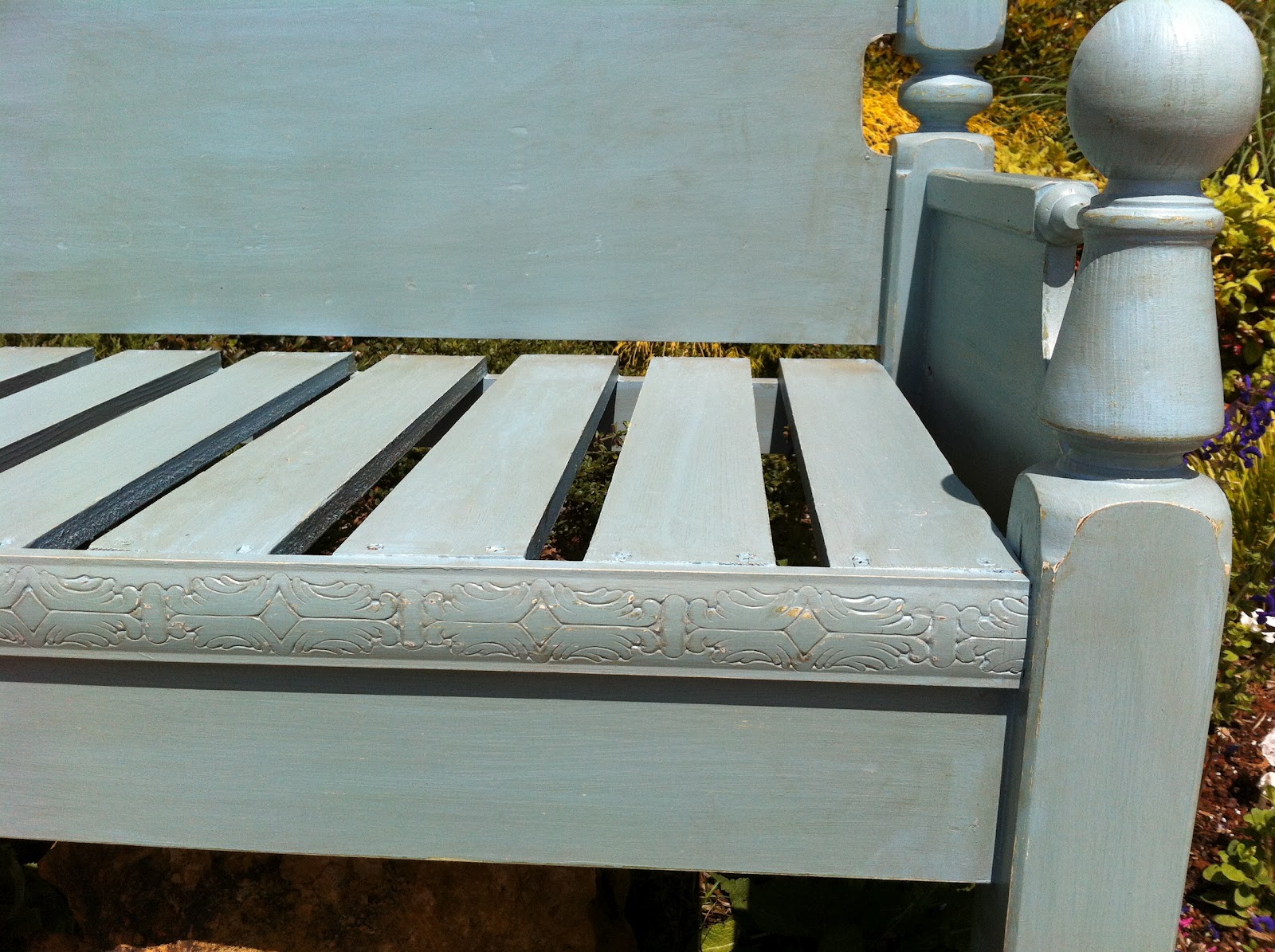 Rusted Bucket Gals: Repurposed Bed Frame becomes bench for home or garden